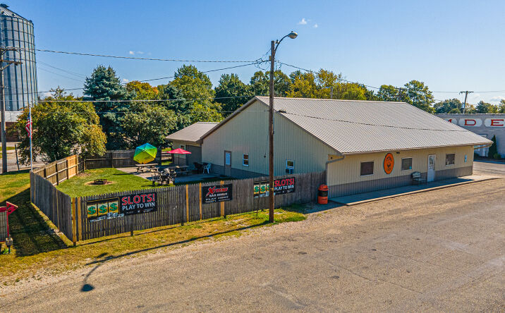 534 Woodlawn Rd, Lincoln, IL 62656 | Crexi.com