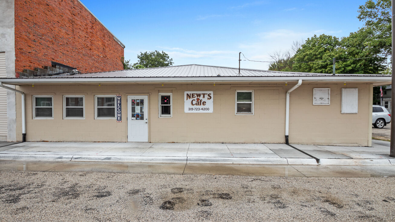 425 Main St, Nichols, IA 52766 | Crexi.com