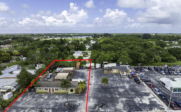 1944 AURORA RD Melbourne FL 32935-4134 APN: 27-37-17-30-0000A.0-0018.00 ...