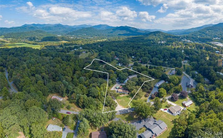 14 Oak Valley Dr, Swannanoa, NC 28778 | Crexi.com