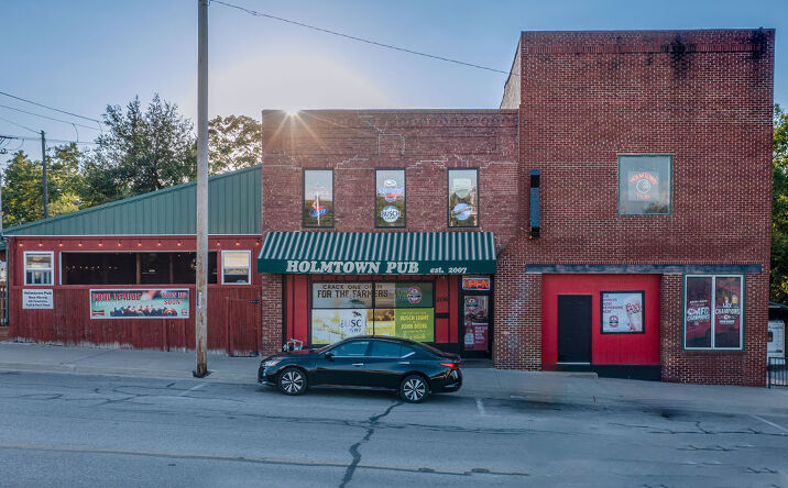 206 S NATIONAL AVE Fort Scott KS 66701-1304 APN: 0061193002011008000 ...