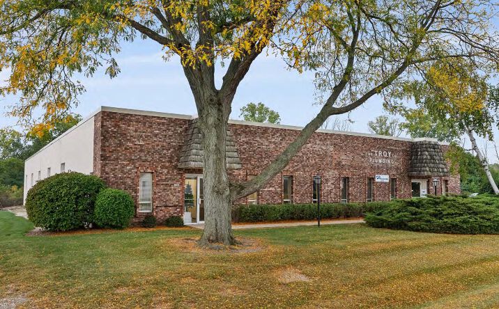 6980 INDUSTRIAL LOOP Greendale WI 53129-2444 APN: 7100007000 | Crexi.com
