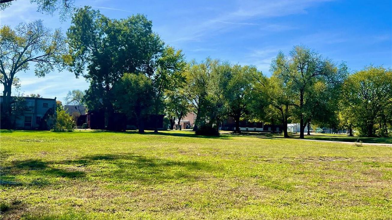 201 S Missouri Street, Archie, MO 64725 | Crexi.com