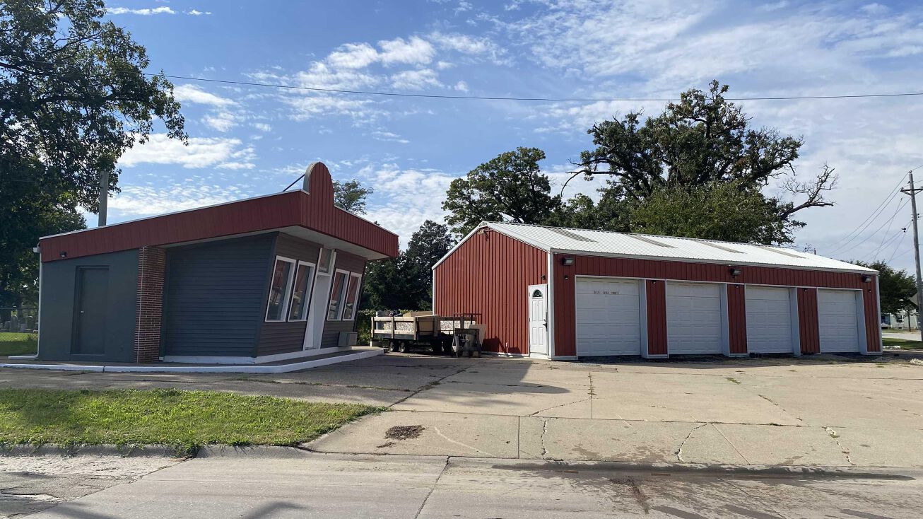 1601 ROCKINGHAM Road, Davenport, IA 52802 | Crexi.com