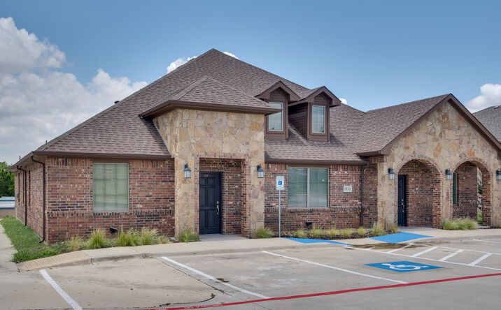 2213 MARTIN DR Bedford TX 76021-6245 APN: 40384314 | Crexi.com