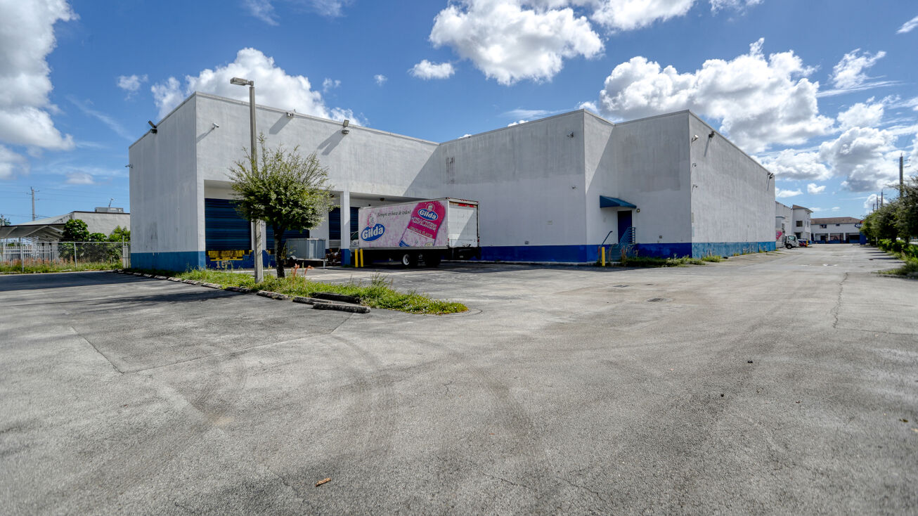 2525 W 4th Ave, Hialeah, FL 33010 | Crexi.com