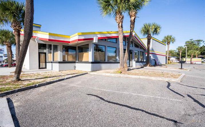 1803 N KINGS HWY Myrtle Beach SC 29577-3137 APN: 424-15-01-0075 | Crexi.com