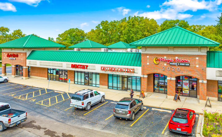 2020S-12 STE Spring Grove IL 60081 | Crexi.com