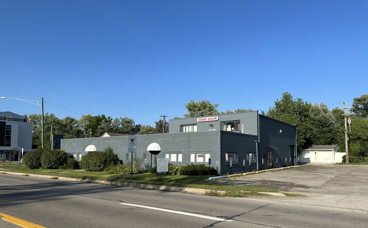 1790 LIVERNOIS RD Troy MI 48083-1729 APN: 88-20-27-355-001 | Crexi.com