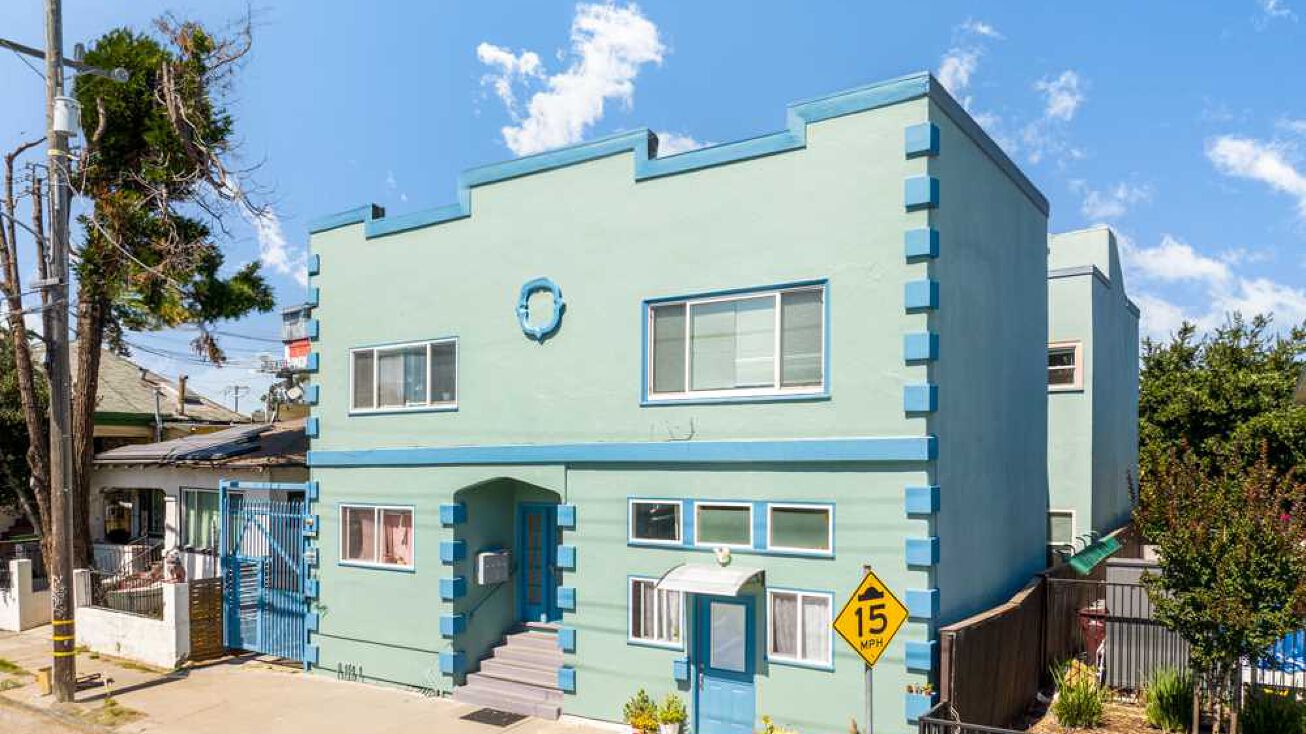 886 45th St, Oakland, CA 94608 | Crexi.com