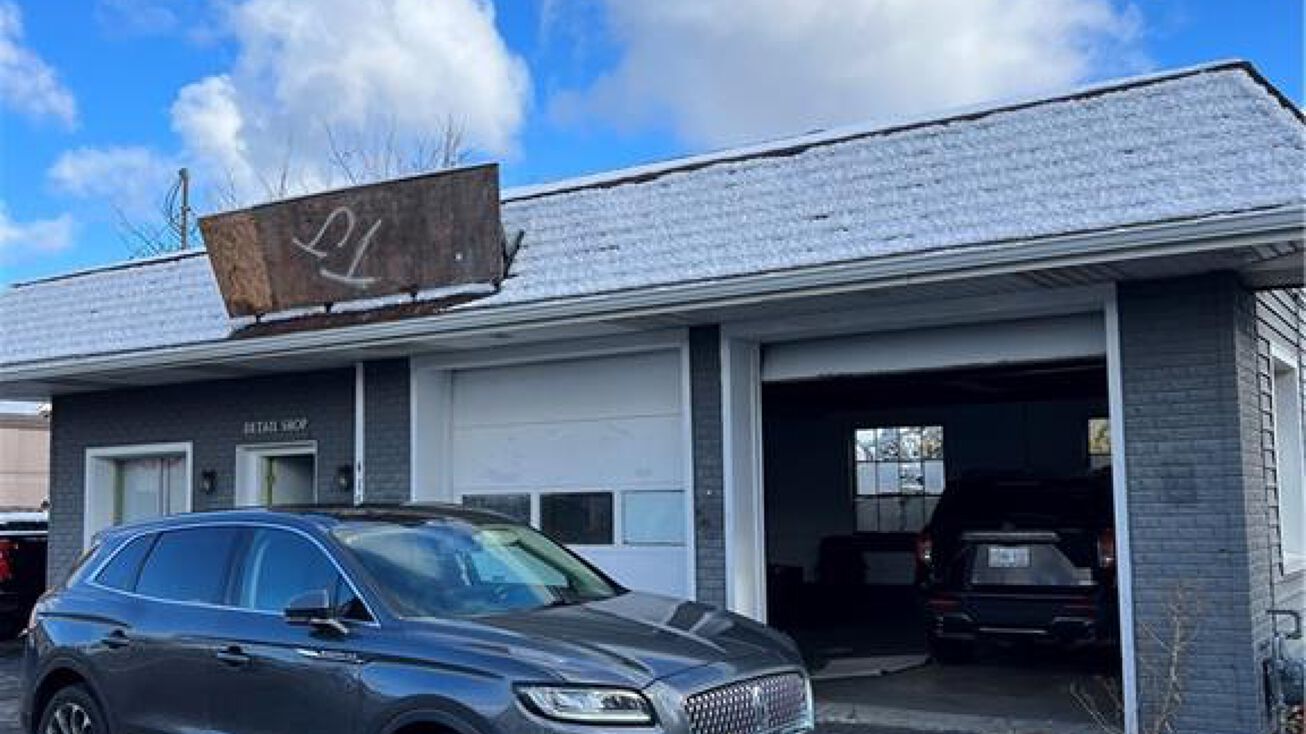 416 Abbott Rd, Buffalo, NY 14220 | Crexi.com