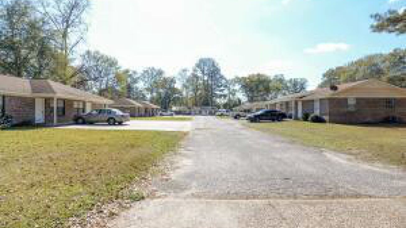 220 (A-L) E. Church Street, Quitman, MS 39355 | Crexi.com