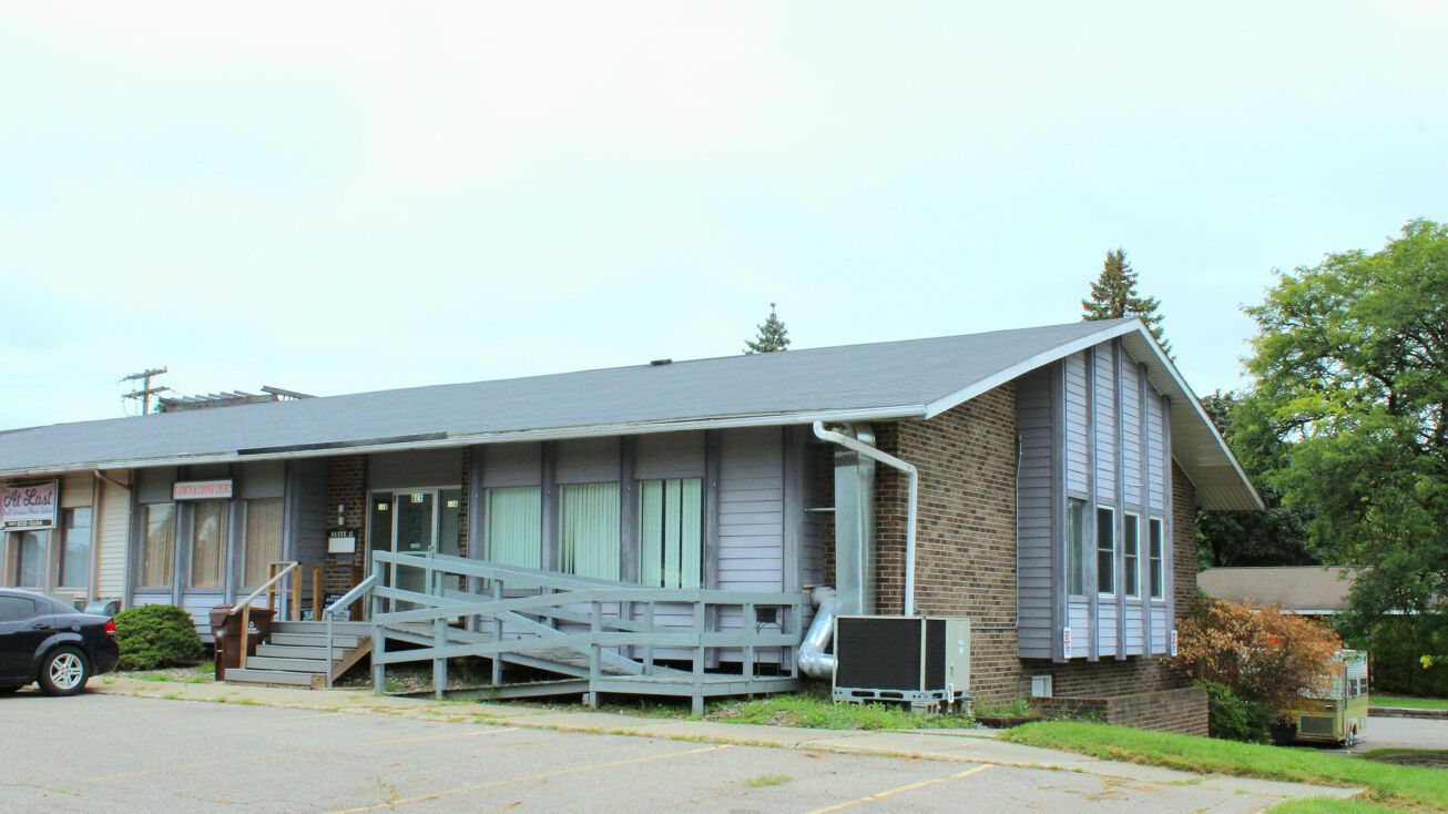 609 E Jolly Rd, Lansing, MI 48910 | Crexi.com