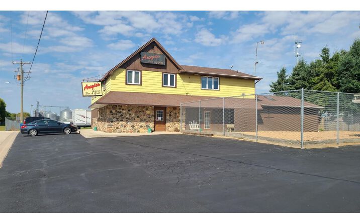 206 Willow St, Luxemburg, WI 54217 | Crexi.com