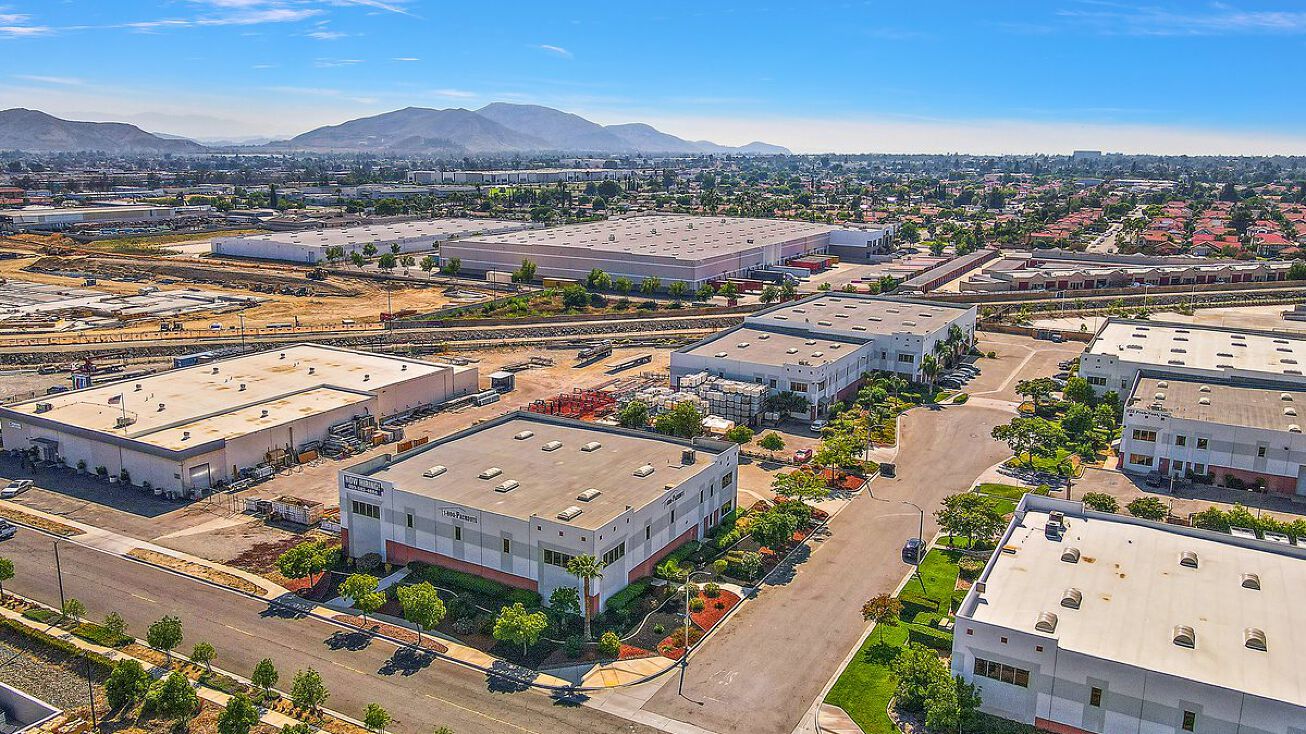 317 W Tullock St, Rialto, CA 92376 | Crexi.com