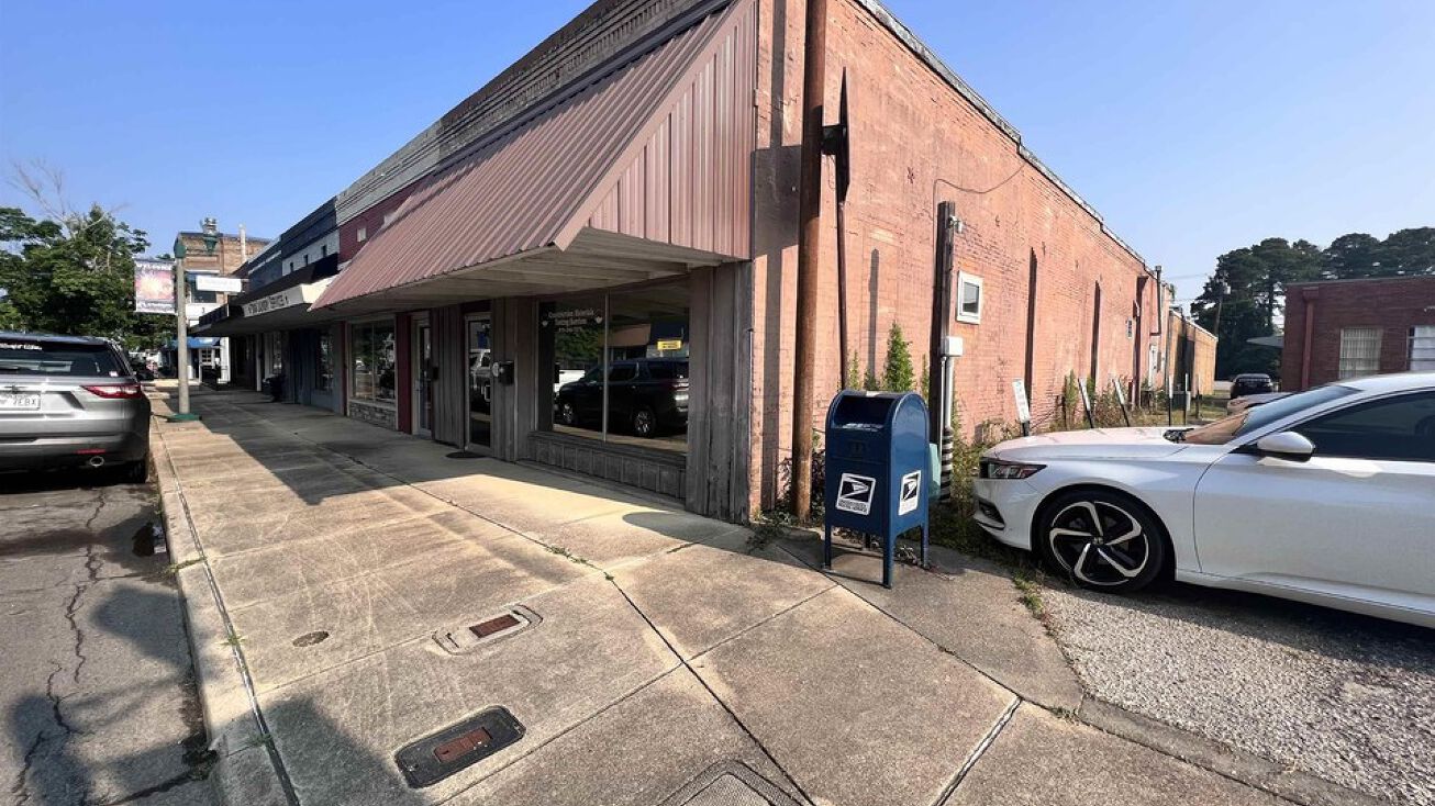 616 Clinton St, Arkadelphia, AR 71923 | Crexi.com