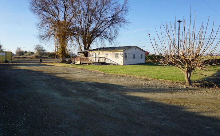 470 OLD INLAND EMPIRE HWY Prosser WA 99350-9201 APN: 102842000001000 ...