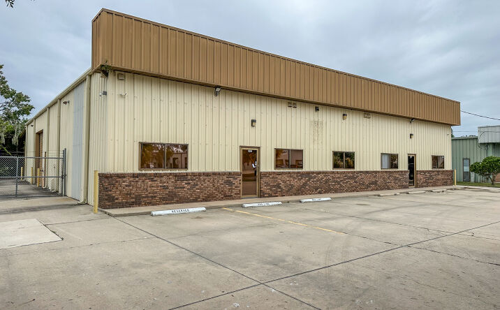 105 COMMERCE WAY Sanford FL 32771-3092 APN: 3519305240000020A | Crexi.com