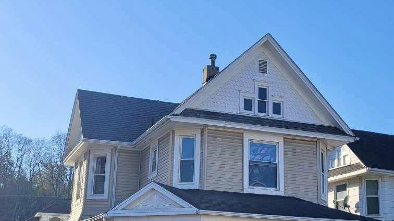 2763 Jackson St, Dubuque, IA 52001 | Crexi.com