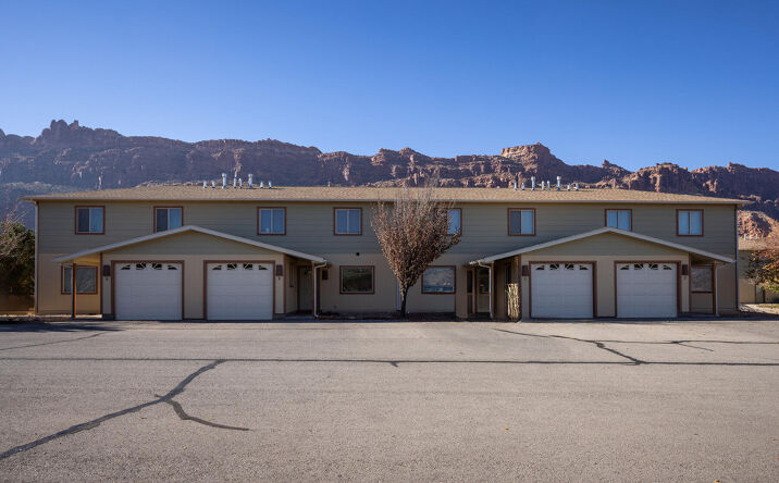 CACTUS RD 2589 UNITS A-Z ALSO 3141 S HWY 191 Moab UT 84532 APN: 02-0021 ...