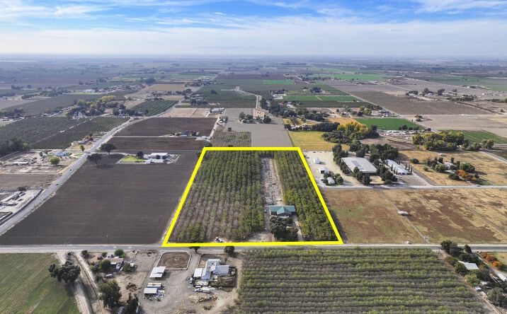 7290 20TH AVE Lemoore CA 93245-9616 APN: 004162011000 | Crexi.com