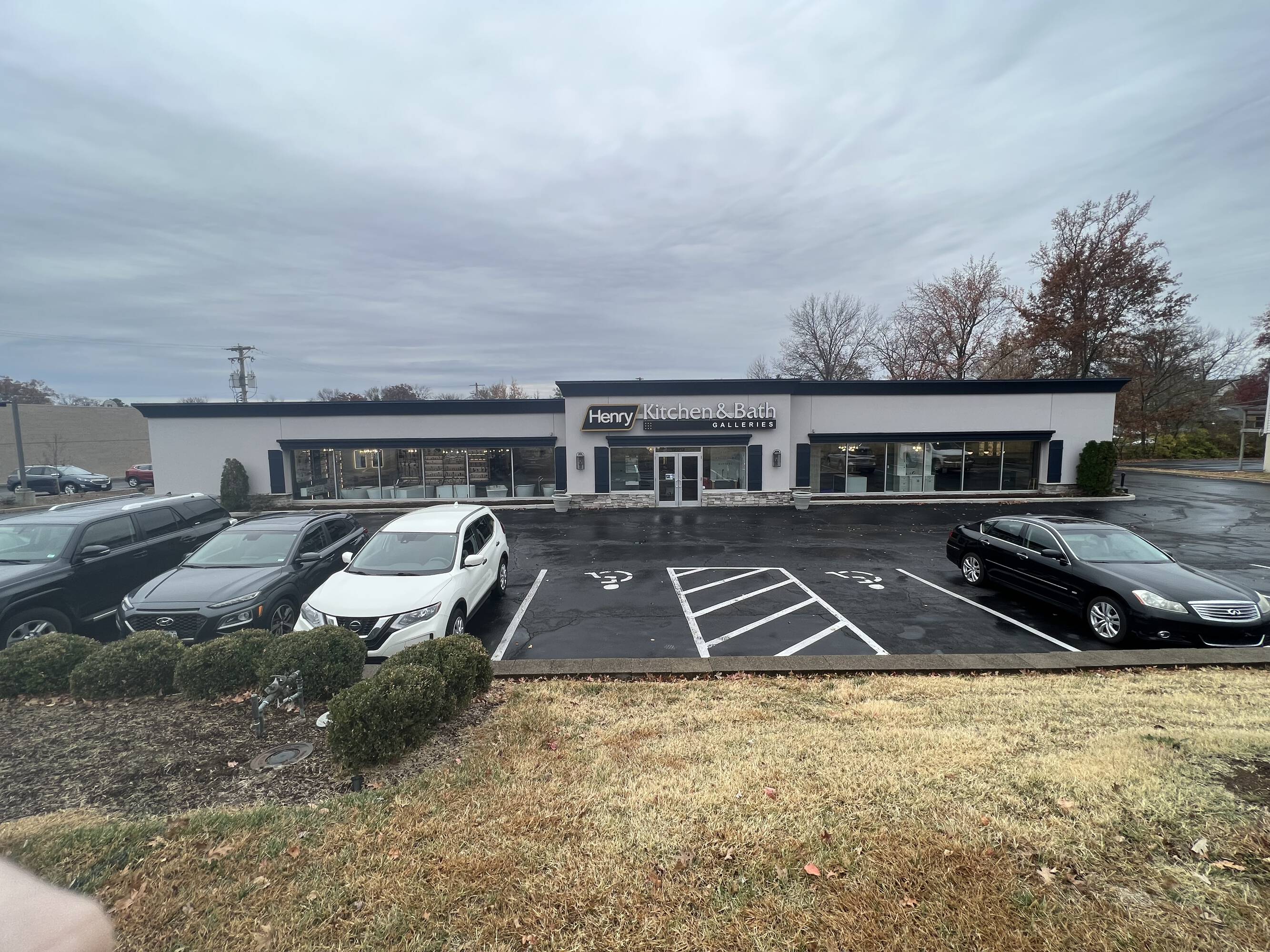 12008 MANCHESTER RD Saint Louis MO 63131-4415 APN: 22N410736 | Crexi.com