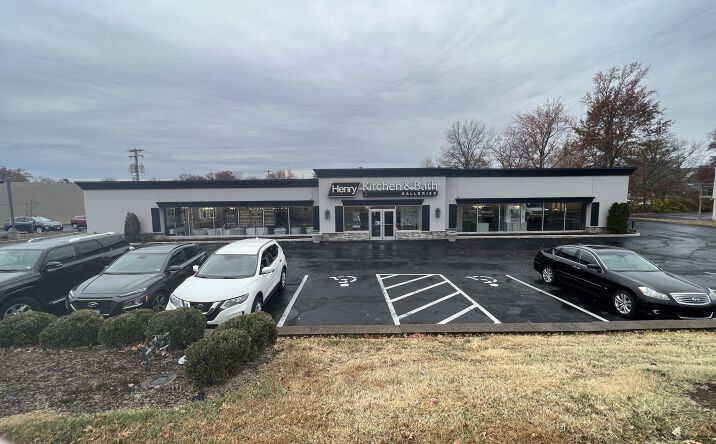 12008 MANCHESTER RD Saint Louis MO 63131-4415 APN: 22N410736 | Crexi.com