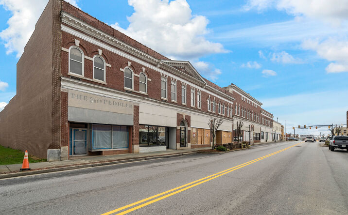 209 S MAIN ST Clover SC 29720 APN: 0100426020 | Crexi.com