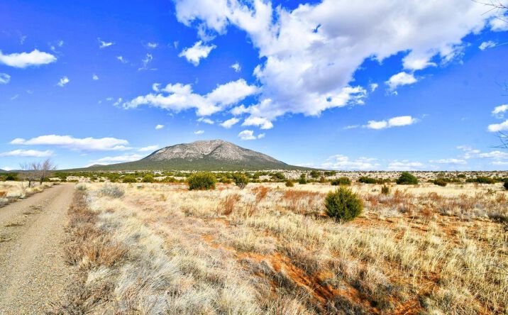14 Entranosa Court, Edgewood, NM 87015 | Crexi.com
