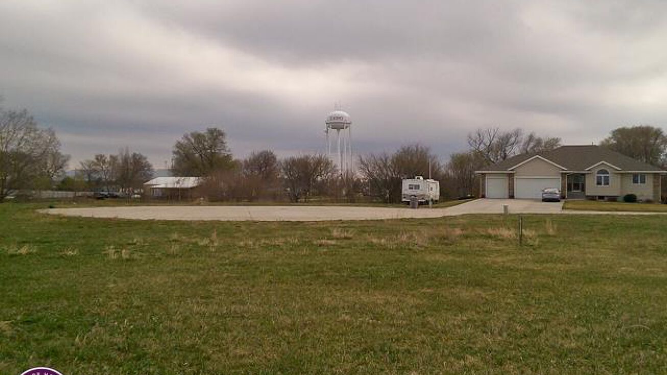 110 Harder Cir, Cairo, NE 68824 | Crexi.com