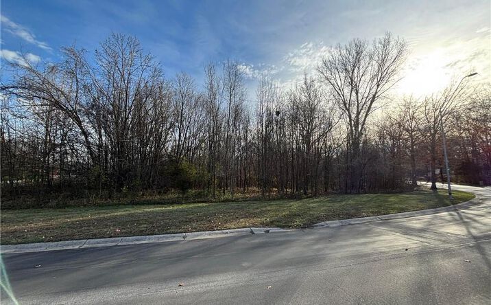 4915 NW 84th Terrace, Kansas City, MO 64154 | Crexi.com