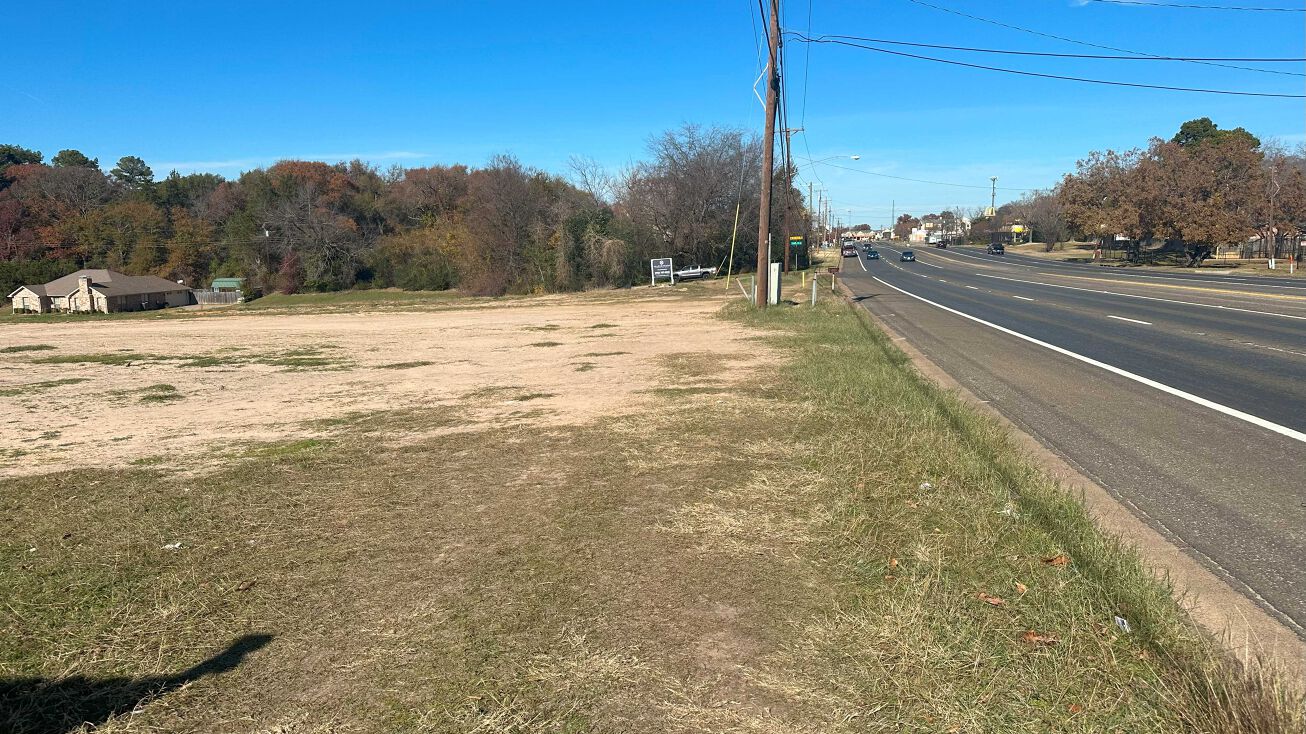 3020 W Gentry Pkwy, Tyler, TX 75702 | Crexi.com