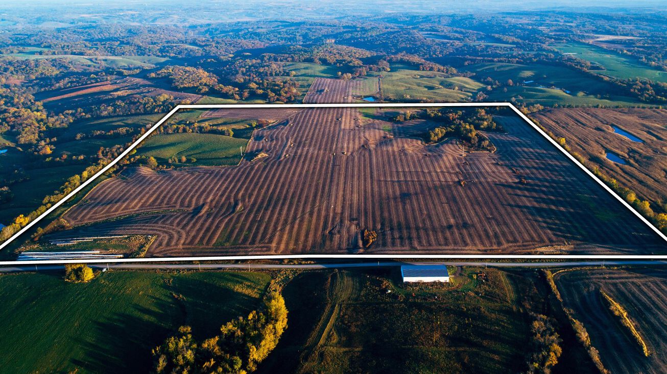 Russell, IA | Crexi.com