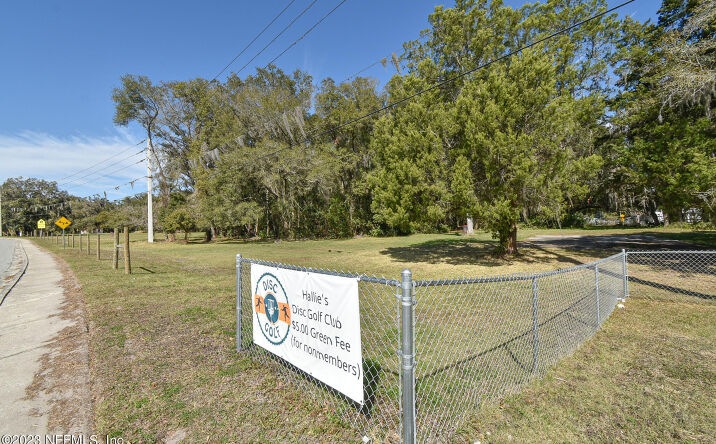 830 HUNTINGTON RD Crescent City FL 32112-2018 APN: 19-12-28-3350-0160 ...