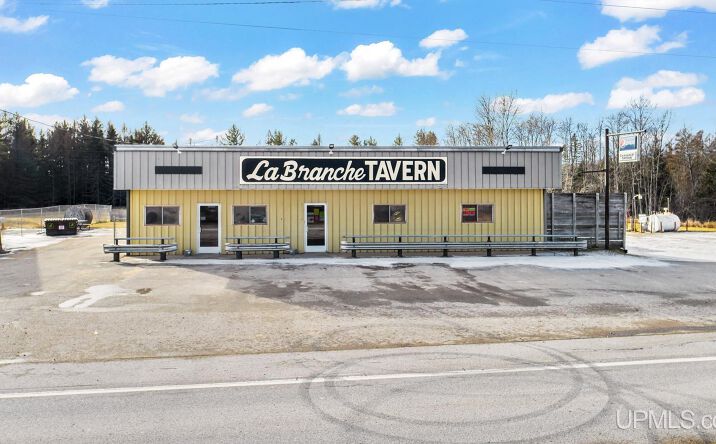 125 Chocolay Downs Golf Dr, Marquette, MI 49855 | Crexi.com