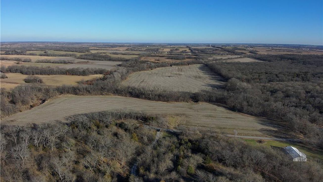 SE Sparks Road, Braymer, MO 64624 | Crexi.com