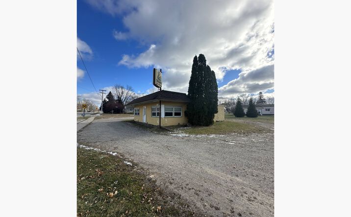 701 Michigan Ave, St. Louis, MI 48880 | Crexi.com