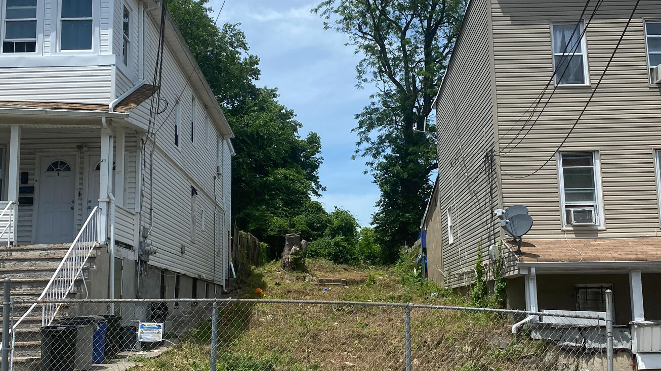 29 Castleton Ave, Staten Island, NY 10301 | Crexi.com