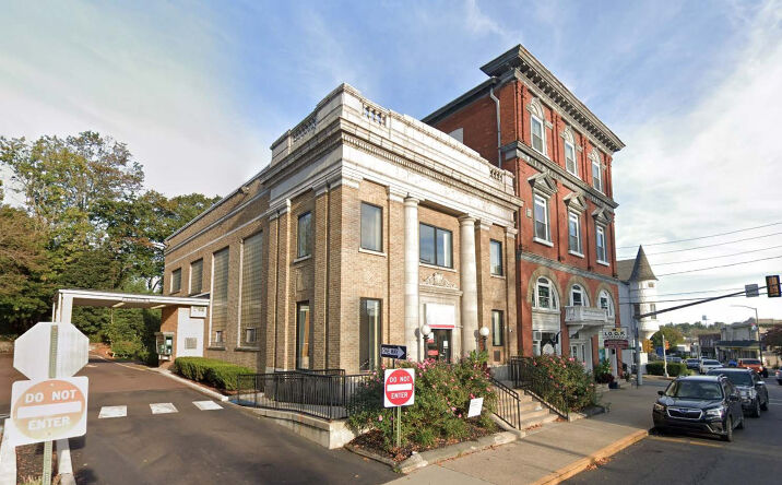 209 N MAIN ST Sellersville PA 18960-2331 APN: 39-005-214 | Crexi.com