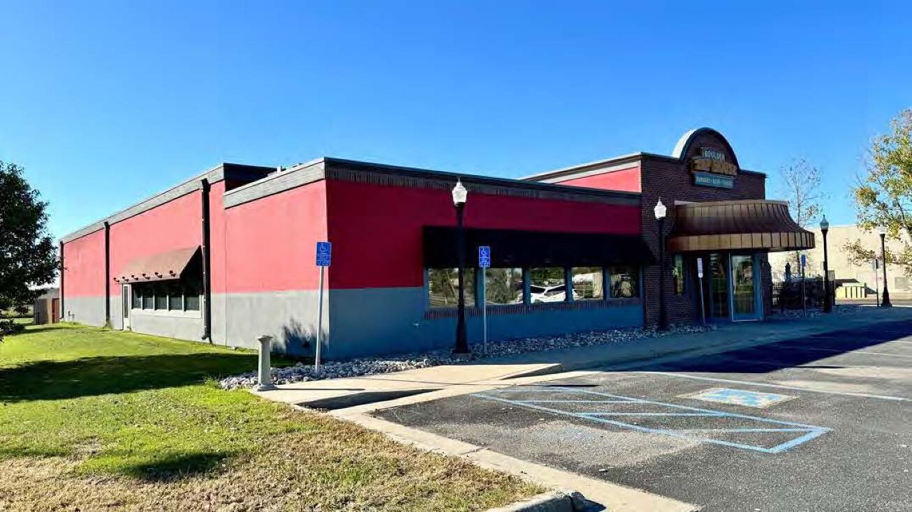 3333 US-10 Frontage Rd, Moorhead, MN 56560 | Crexi.com