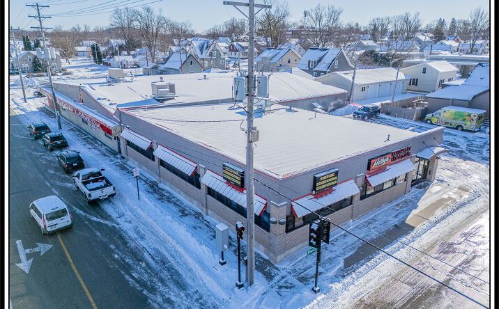 106 E WOLF RIVER AVE New London WI 54961-1469 APN: 33-12-77-164 | Crexi.com