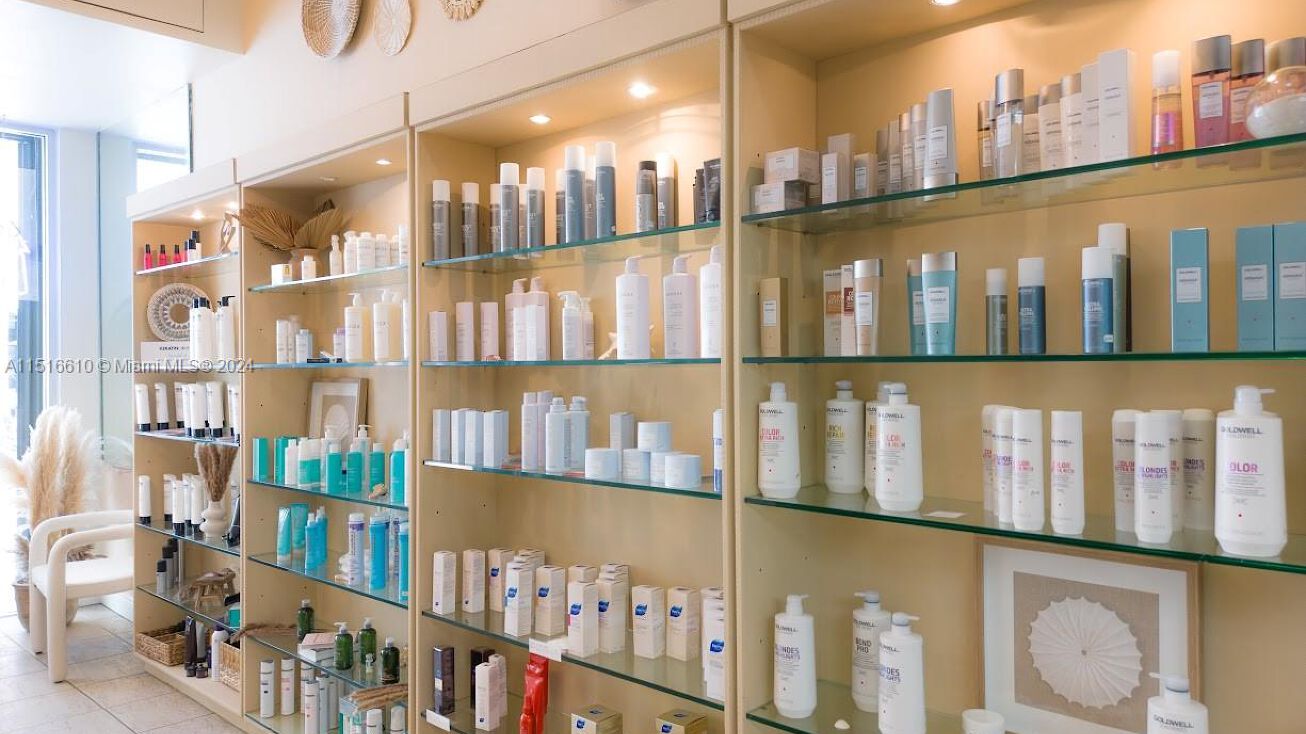 5718 Sunset Dr Salon for Sale, South Miami, FL 33143 | Crexi.com