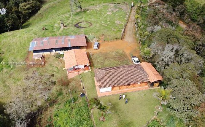 Vereda Brizuela, Other Country - Not In USA, FL 054050 | Crexi.com