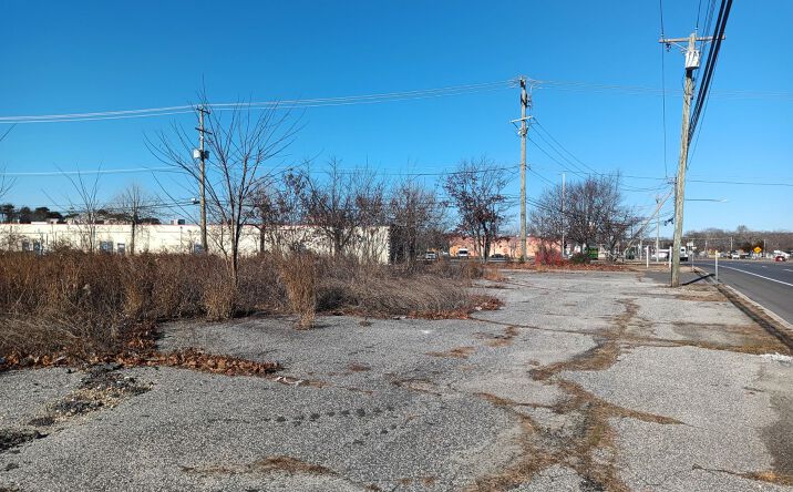 6715 BLACK HORSE PIKE Egg Harbor Township NJ 08234-3901 APN: 08-02007 ...