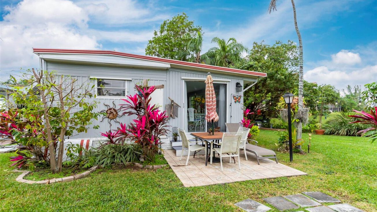 1301 S 33rd Ave, Hollywood, FL 33021 | Crexi.com