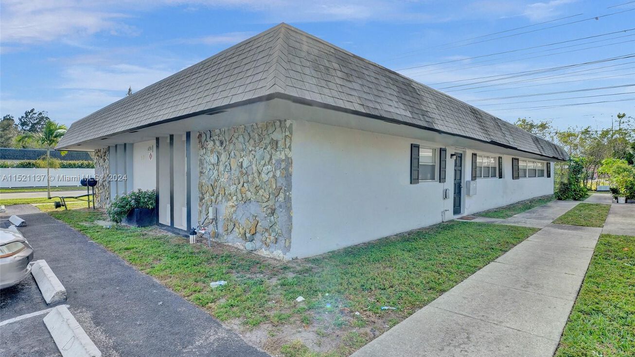 691 Kathy Ln, Margate, FL 33068 | Crexi.com