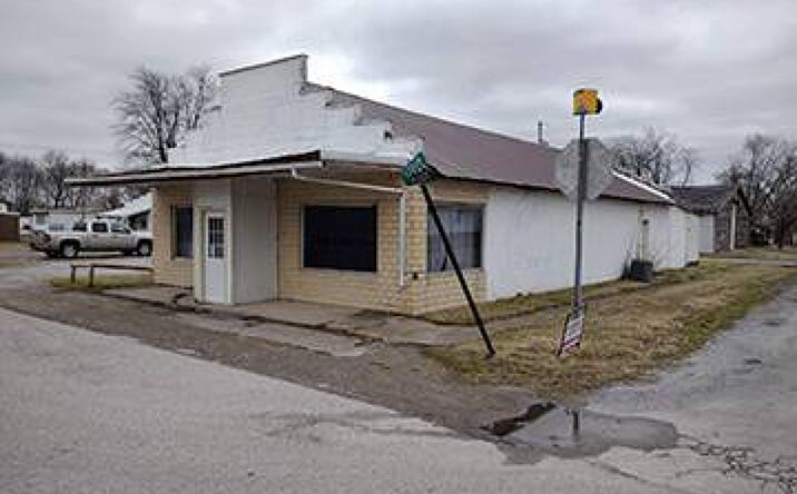 101 Washington St, Geff, IL 62842 | Crexi.com