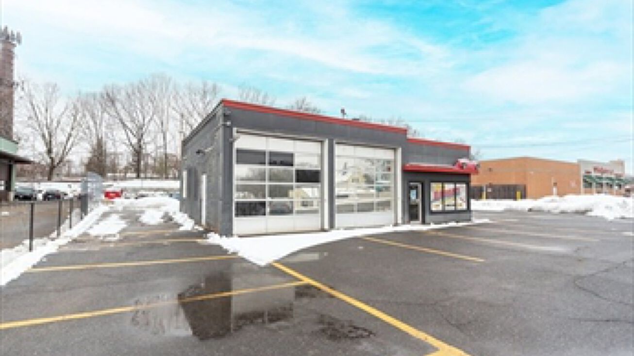 678 Main St, Clinton, MA 01510 | Crexi.com