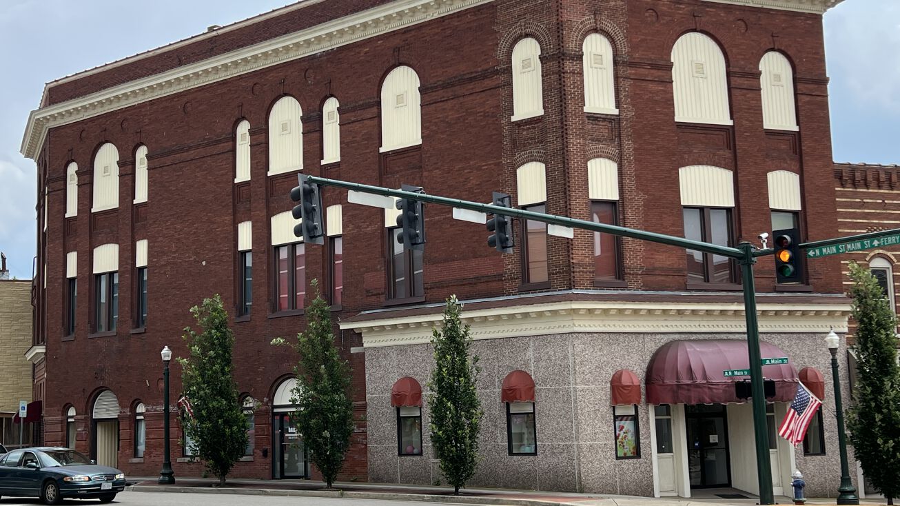 505 N Main St, South Boston, VA 24592 | Crexi.com