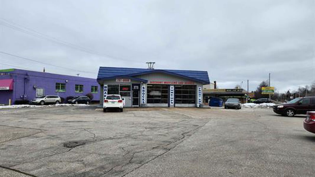 2714 Bay Rd, Saginaw, MI 48603 | Crexi.com